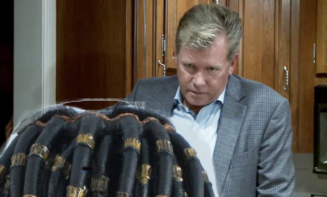 Hansen Vs Predator: Review – Tiny Table 3